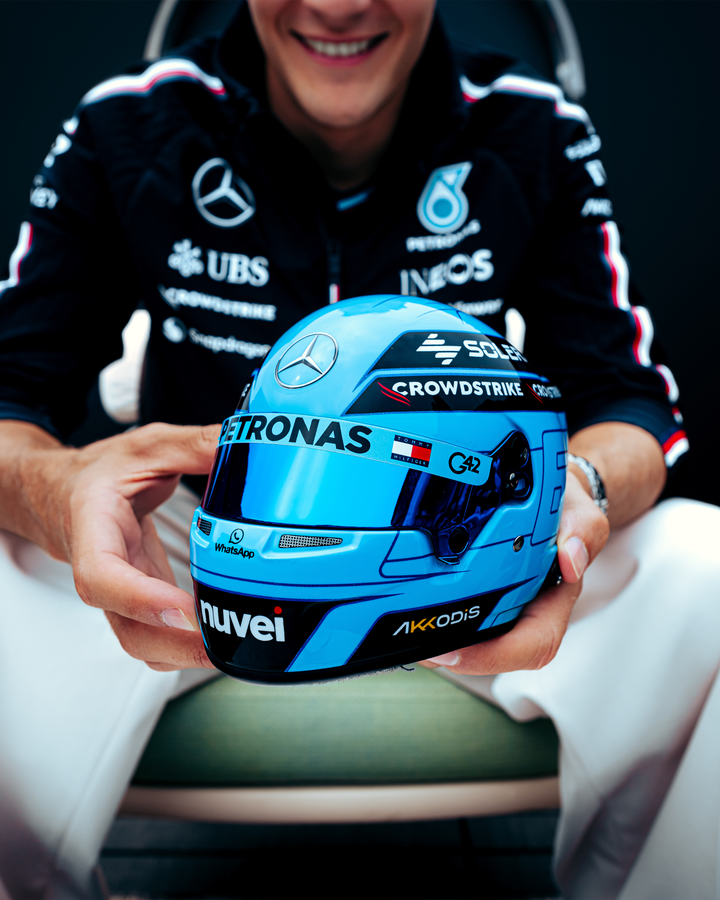 George Russell 2024 Mini Bell Helmet Replica 1:2 | Official Mercedes ...
