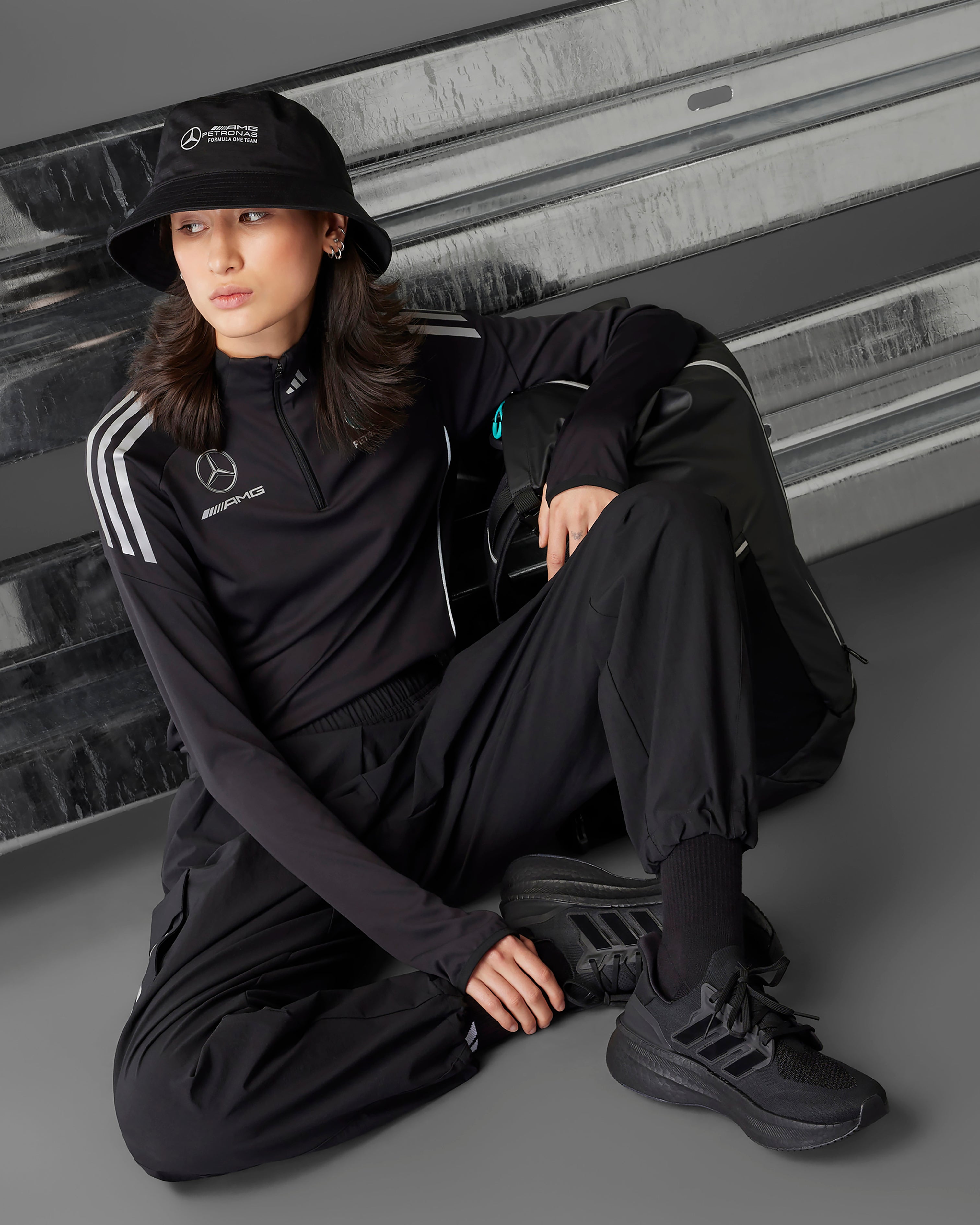 Womens 2025 Mechanics Joggers Black | Official Mercedes-AMG PETRONAS F1 ...