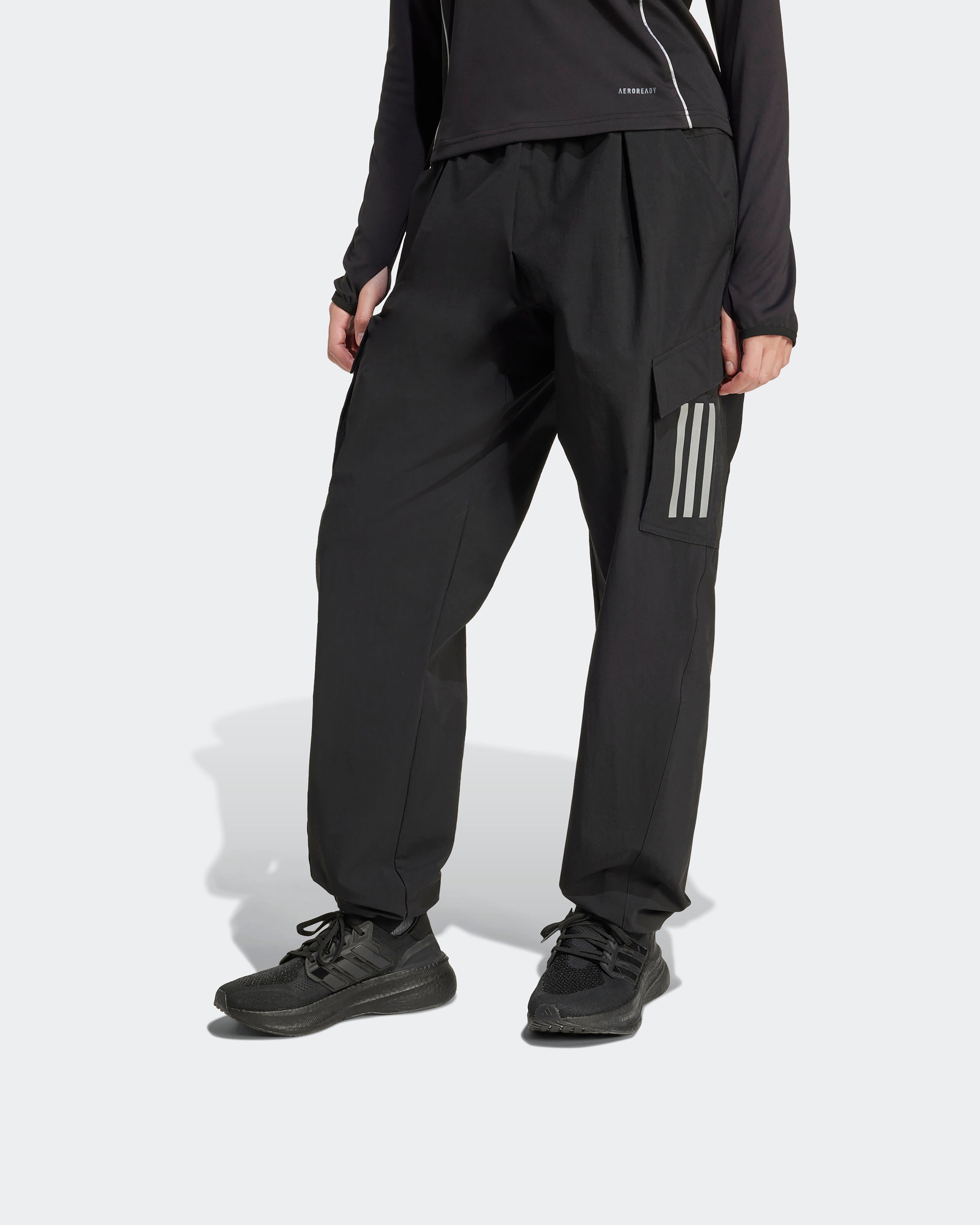 Womens 2025 Mechanics Joggers Black | Official Mercedes-AMG PETRONAS F1 ...