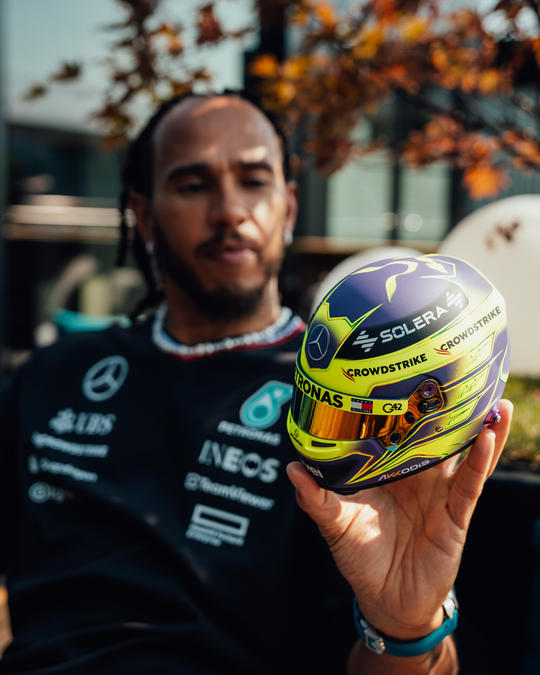 Lewis Hamilton 2024 Mini Bell Helmet Replica 1:2 | Official Mercedes ...